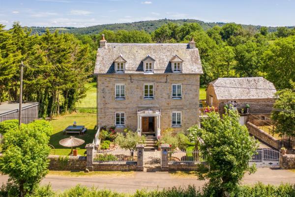 Gîte Le Couderc - Belle Maison Familiale Aux Portes De L'aubrac - Aveyron