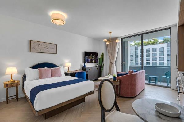 Nomad Wynwood Studio Balcony Rooftop Pool - Hialeah, FL