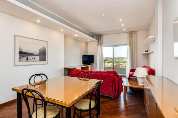 Bright Apartment With View And Parking - Rome
