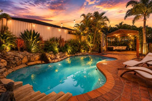 Resort-style Family Retreat With Pool & Views - Shellharbour