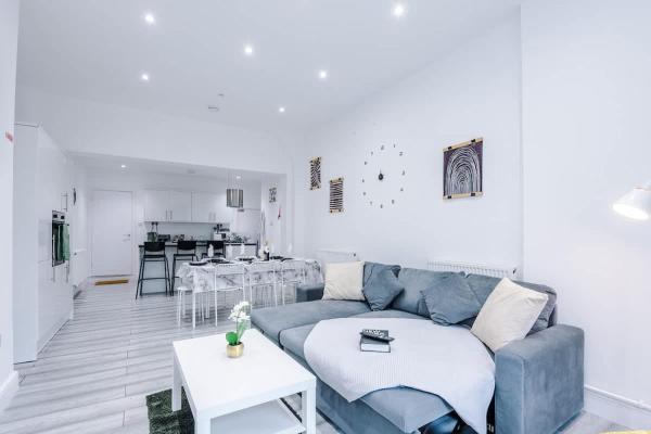 Bright & Charming Home In Hartford Sleeps 8 - Northwich