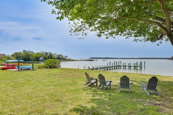 Waterfront Home With Large Yard, Dock & Bay View - Chesapeake Bay