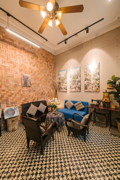 Tonkin Heritage -Train Street-10 People - Hanoi