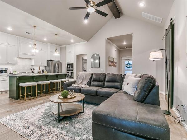 Spacious! Brand New Home Built In 2023! - Midwest City, OK