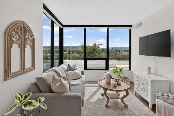 The Traditional A Luxury Terrace Escape That Sleeps 4 - Kelowna