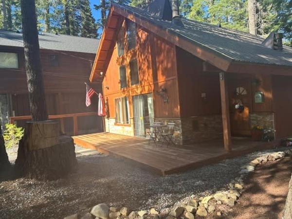 Relax At Rustic Tahoe Charm - Minutes To Lake - Tahoma, CA