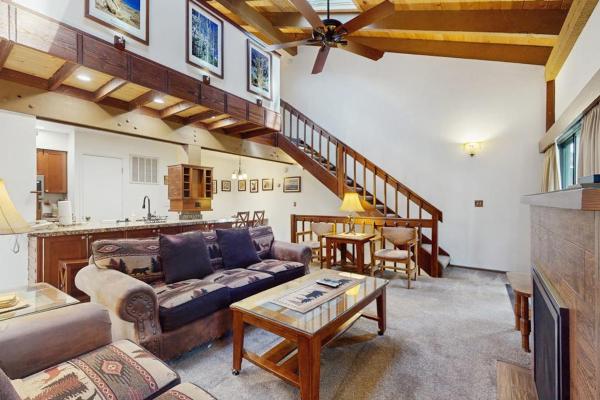 Inviting Condo Near Skiing With Lake & Beach Access Pools & Hot Tubs - South Lake Tahoe, CA