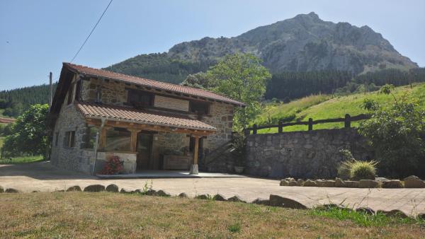 Caserio Solaguren Parque Natural Urkiola - Durango, España