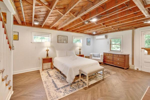 Peaceful Mountain Retreat Near Appalachian Trail, Wineries, Breweries And More - Sky Meadows State Park, Delaplane