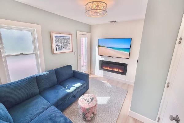Modern Downtown Ob Condo Stroll To Ferry & Beach - Edgartown, MA