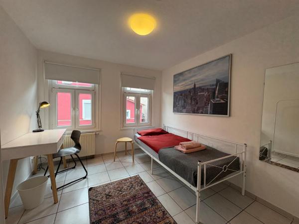 Urbanes Zimmer In Gäste-wohnung - Stuttgart