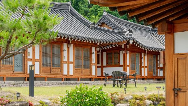 Gyeongju Hanokhotel Chunchugwan - Gyeongju-si