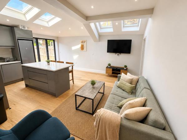 3-bedroom W12 Home Near Westfield & Central London - Barnes