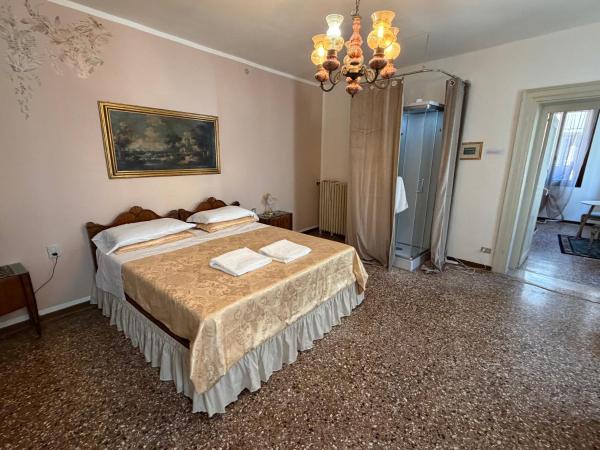 Rosewood Venice Lionsclass - Venice