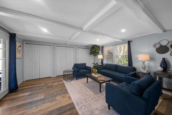 Lakefront Bliss Your Perfect Getaway On The Water - Massachusetts