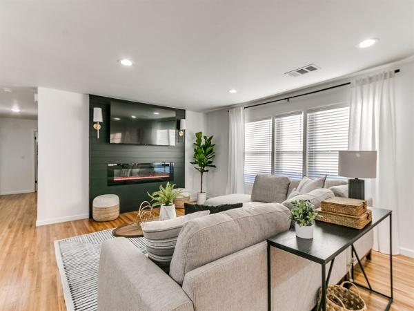 Completely Renovated Home With Ev Charger! - Tulsa, OK