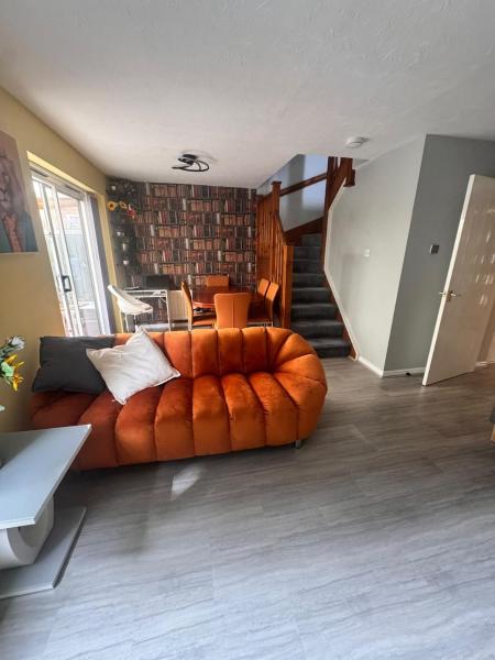 #167 Cozy Tipton West Midlands Stay - Sleeps 6 - Wolverhampton