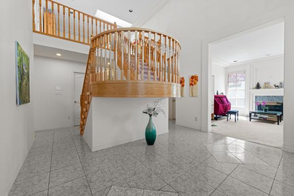 Home Base Quiet Queen Rooms - Ladner
