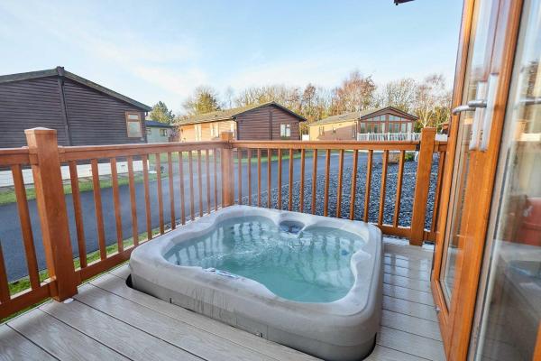 Mandarin Lodge With Hot Tub - Malton