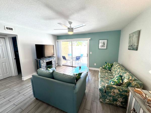 2br/1ba Sienna Park Apartment - Sarasota, FL