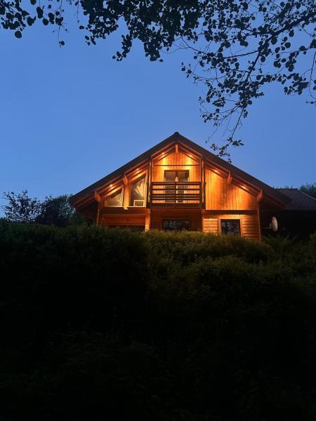 Exceptional Chalet, Sauna Et Jacuzzi, Lake & Center Within Walking Distance - Lorraine