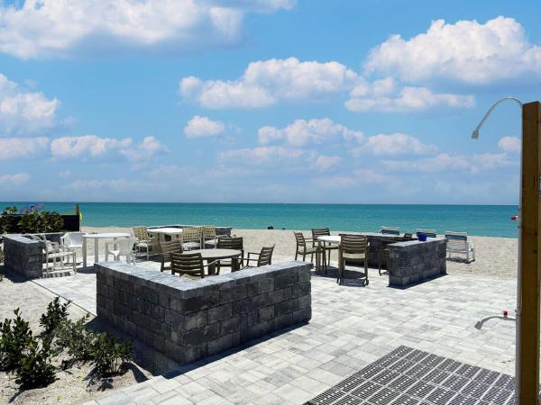 Sunburst Escape W/ Heated Pool, Dock & Beach - Manasota Key, FL