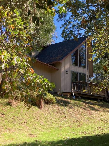 Cedar Bend Retreat - Bass Lake, CA