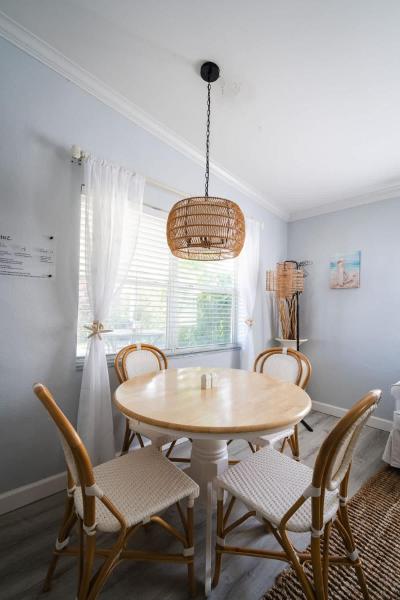Coastal Retreat Renovated Beach Home In Paradise - Boynton Beach, FL