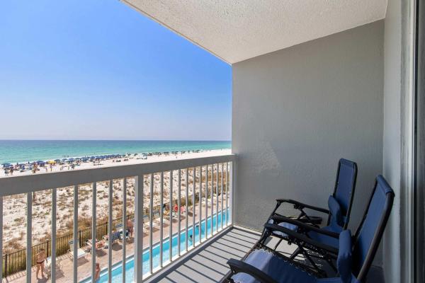 Gulf-front Condo With Balcony Beach Access Pool & Hot Tub - Destin, FL