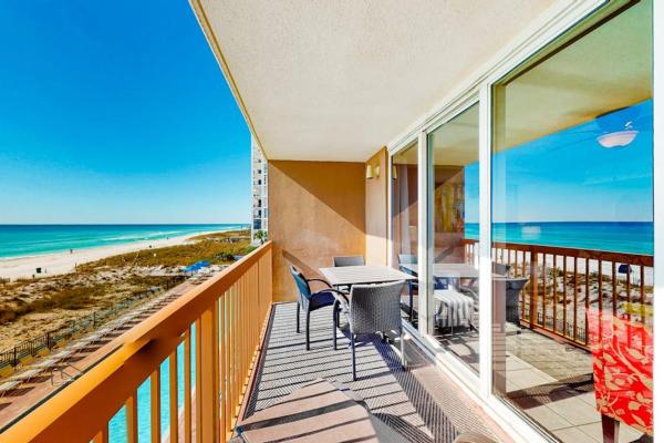 Gulf-front Condo With Balcony Water Views Pools Hot Tub & Beach Access - Destin, FL