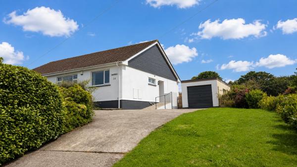 Cornish Village Getaway - Redruth