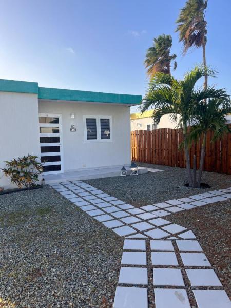 Las Palmas Cozy & Centrally Located Home In Bubali - Aruba