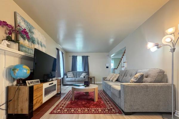 15 Mi To Dtwn Detroit: Cozy Family Home W/ Yard! - Detroit, MI