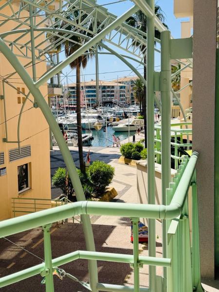 Port Frejus - Studio Lumineux - Parking - Terrasse - Puget-sur-Argens