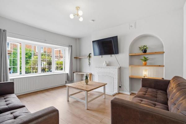 Beautiful 2 Bed House With Parking In Birmingham - Birmingham