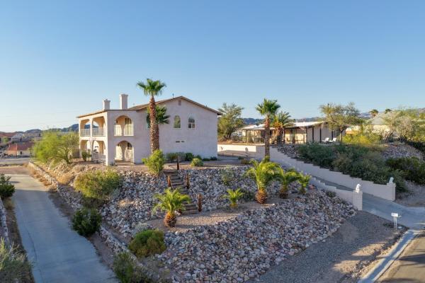 2 Mi To River, Lake Mohave And Laughlin Casinos - Laughlin, NV