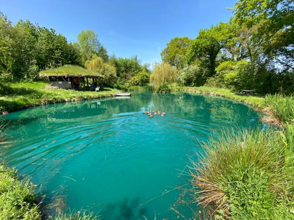 Sapphire Hut And Natural Paradise Swimming Pool - North Wales