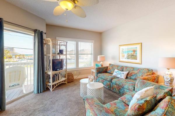 Classic Florida Condo Near The Beach With Heated Pool Hot Tub Tennis Golf - Destin, FL