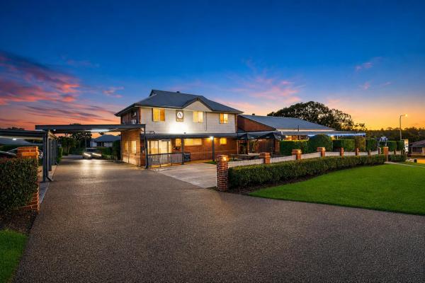 Ambassador On Ruthven - 