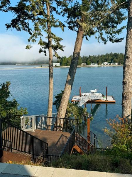 Relaxing Waterfront Haven - Sooke