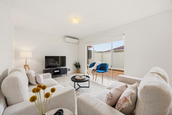3br Home Near Crown, City, Optus Stadium & Airport - Belmont
