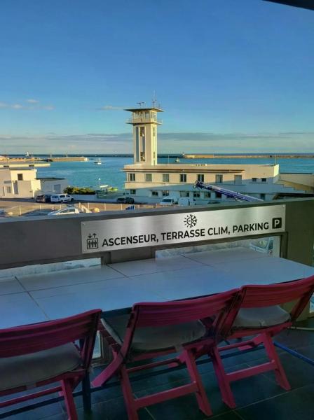 Grand Studio Avec Ascenseur, Parking Et Terrasse - Sète