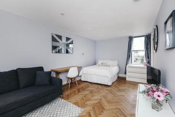 Pimlico Studio - Leyton