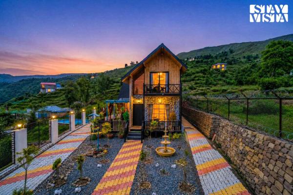 Stayvista At Chalet Royale With Zen Deck, Bonfire In Jammu - India