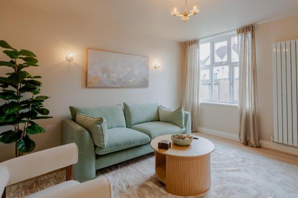 Fox Quarters - Modern Three-bedroomed Family Home - Leicester