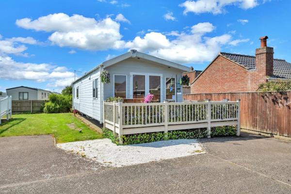 Finest Retreats - Osprey Court 1 - Winterton-on-Sea