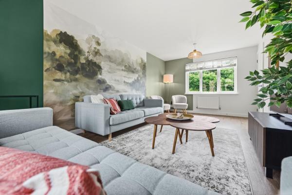 Cherrytrees Beautiful 5 Bedrooms, Sleeps 9, 3 Bathrooms, Parking, Ideal For Groups And Work Stays - Corby