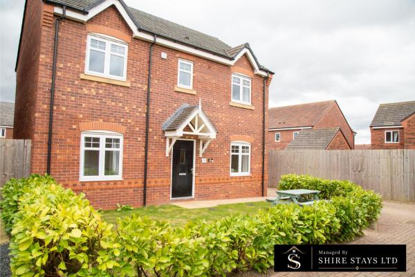 Stylish & Spacious 4 Bedroom House With Free Driveway Parking By Shire Stays - Shrewsbury