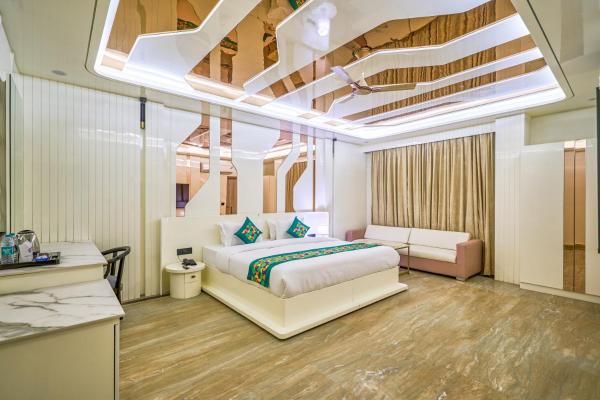 Treebo Premium Royal Gold Palace - 德里