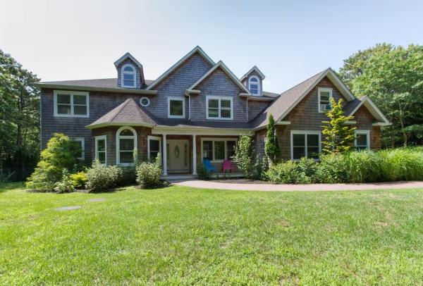 Villa Blue Lagoon Retreat - East Quogue, NY